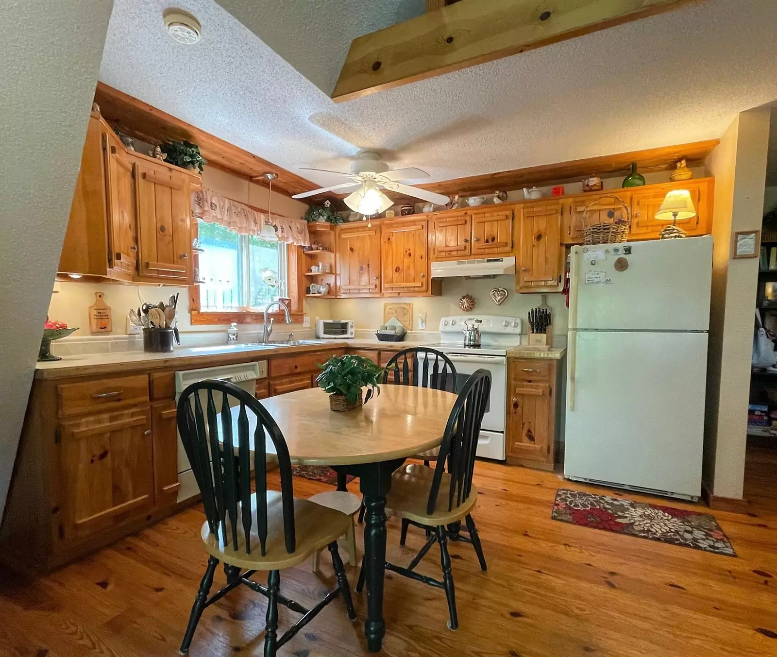 Granny Squirrel Getaway - 3 bedroom Cabin in Andrews
